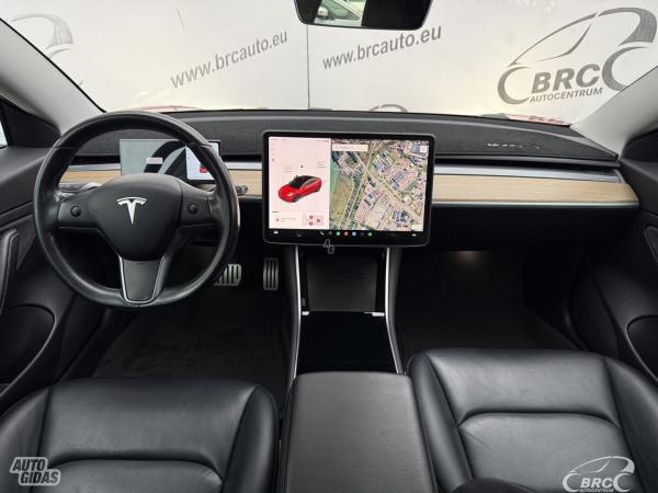 Red Tesla Model 3 2019 in Avizieniai, with an engine capacity of 0.00 L and mileage of 173 thousand km for 23000 €, photo 3 on AUTOMOTO.COM.LV