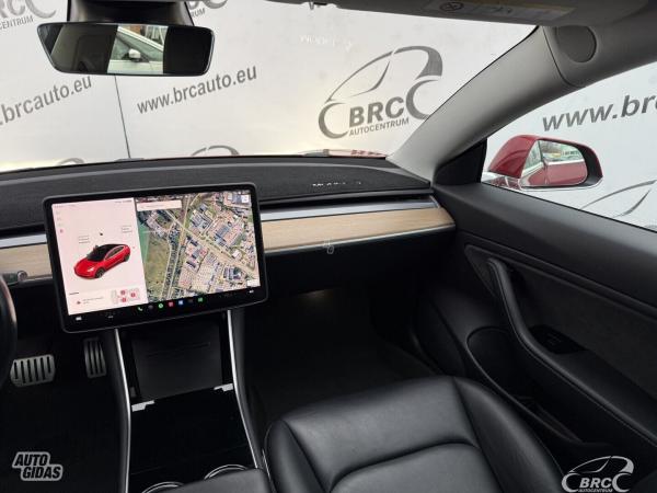 Red Tesla Model 3 2019 in Avizieniai, with an engine capacity of 0.00 L and mileage of 173 thousand km for 23000 €, photo 5 on AUTOMOTO.COM.LV
