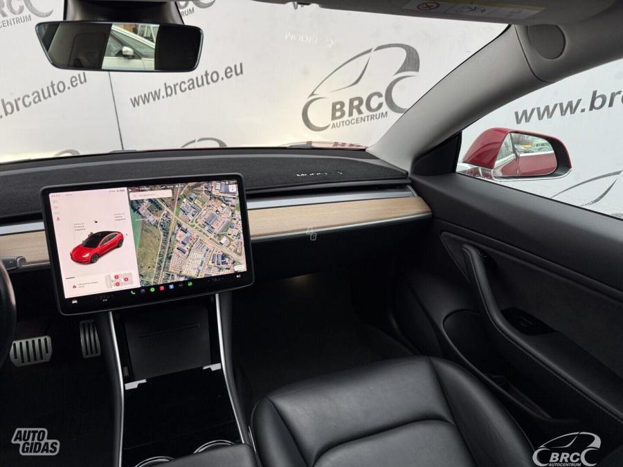 Red Tesla Model 3 2019 in Avizieniai, with an engine capacity of 0.00 L and mileage of 173 thousand km for 23000 €, photo 6 on AUTOMOTO.COM.LV