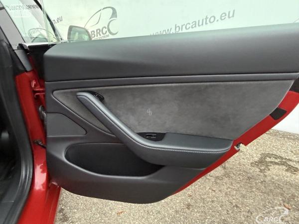 Red Tesla Model 3 2019 in Avizieniai, with an engine capacity of 0.00 L and mileage of 173 thousand km for 23000 €, photo 10 on AUTOMOTO.COM.LV
