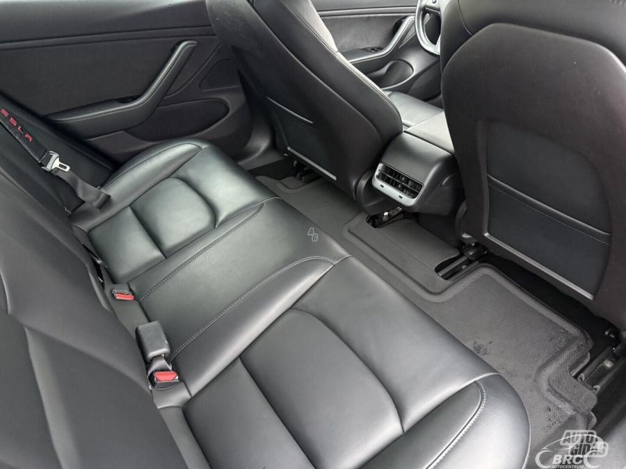 Red Tesla Model 3 2019 in Avizieniai, with an engine capacity of 0.00 L and mileage of 173 thousand km for 23000 €, photo 12 on AUTOMOTO.COM.LV