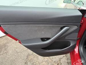 Red Tesla Model 3 2019 in Avizieniai, with an engine capacity of 0.00 L and mileage of 173 thousand km for 23000 €, photo 15 on AUTOMOTO.COM.LV