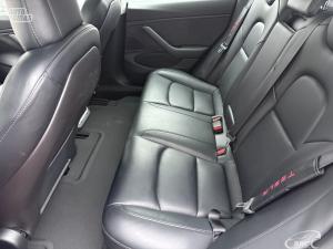 Red Tesla Model 3 2019 in Avizieniai, with an engine capacity of 0.00 L and mileage of 173 thousand km for 23000 €, photo 17 on AUTOMOTO.COM.LV