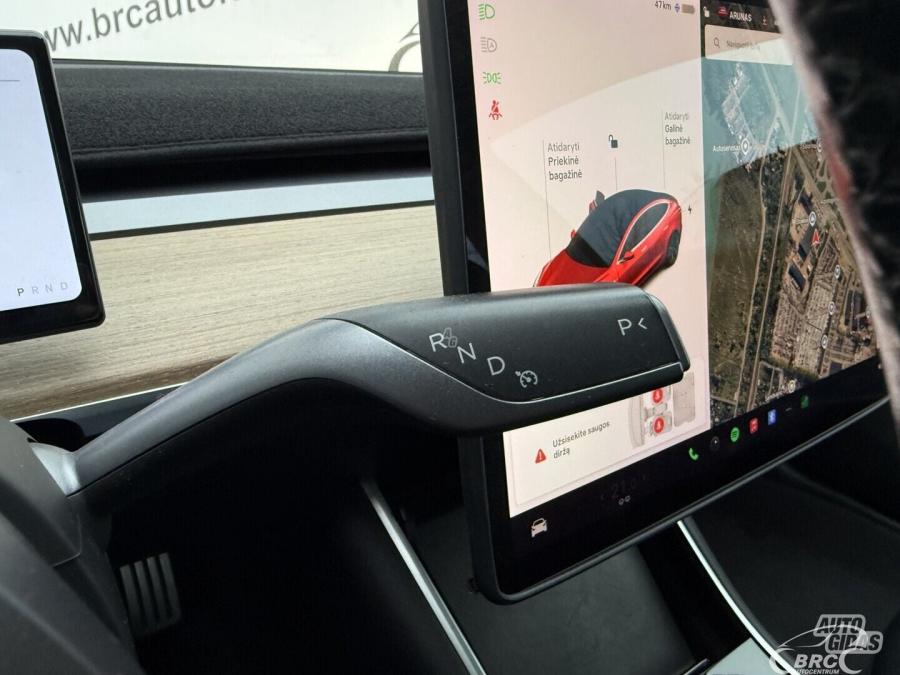 Red Tesla Model 3 2019 in Avizieniai, with an engine capacity of 0.00 L and mileage of 173 thousand km for 23000 €, photo 26 on AUTOMOTO.COM.LV