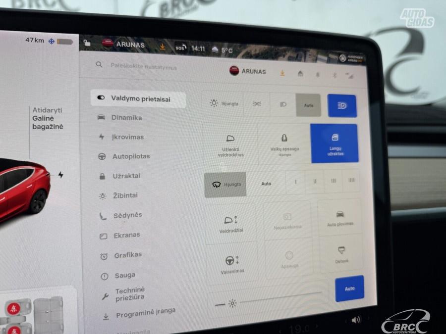 Red Tesla Model 3 2019 in Avizieniai, with an engine capacity of 0.00 L and mileage of 173 thousand km for 23000 €, photo 29 on AUTOMOTO.COM.LV