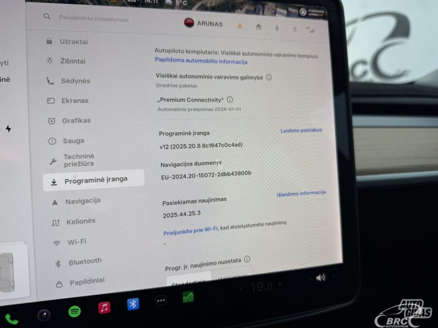 Red Tesla Model 3 2019 in Avizieniai, with an engine capacity of 0.00 L and mileage of 173 thousand km for 23000 €, photo 37 on AUTOMOTO.COM.LV