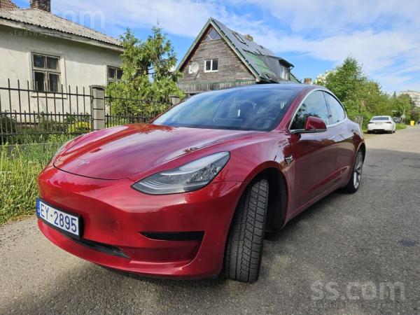 Sarkans Tesla Model 3 2019 Rīga, ar dzinēja tilpumu 0.00 L un nobraukumu 187 tūkst. km par 17500 €, foto 1 vietnē AUTOMOTO.COM.LV