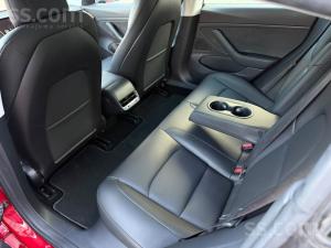 Red Tesla Model 3 2019 in Jelgava, with an engine capacity of 0.00 L and mileage of 93 thousand km for 26000 €, photo 18 on AUTOMOTO.COM.LV
