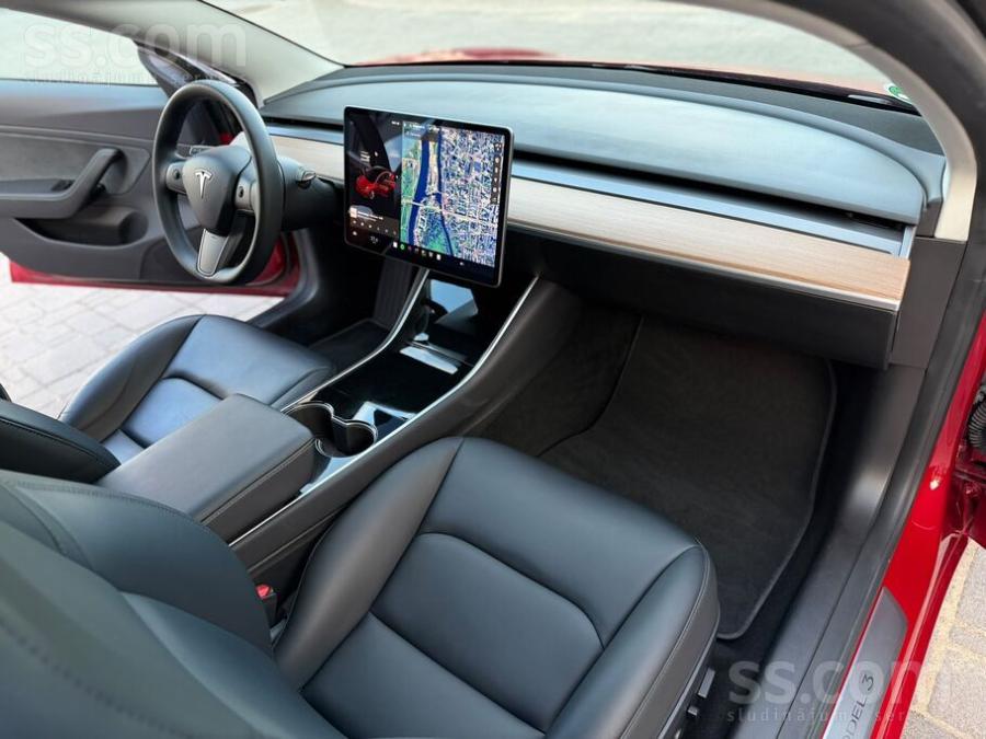 Red Tesla Model 3 2019 in Jelgava, with an engine capacity of 0.00 L and mileage of 93 thousand km for 26000 €, photo 20 on AUTOMOTO.COM.LV
