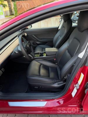 Red Tesla Model 3 2019 in Jelgava, with an engine capacity of 0.00 L and mileage of 93 thousand km for 26000 €, photo 23 on AUTOMOTO.COM.LV
