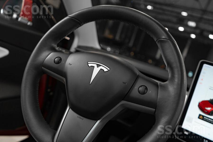 Красный Тесла Модель 3 2019 в Рига, объемом двигателя 0.00 л и пробегом 140 тыс. км за 23900 €, фото 20 на AUTOMOTO.COM.LV
