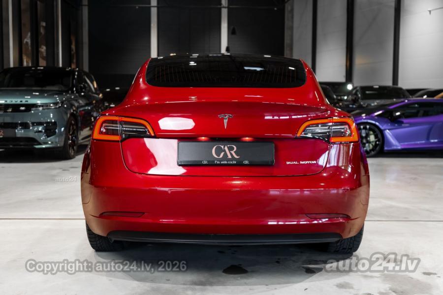 Red Tesla Model 3 2019 in Riga, with an engine capacity of 0.00 L and mileage of 140 thousand km for 23900 €, photo 6 on AUTOMOTO.COM.LV