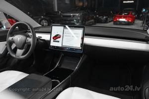 Red Tesla Model 3 2019 in Riga, with an engine capacity of 0.00 L and mileage of 140 thousand km for 23900 €, photo 12 on AUTOMOTO.COM.LV