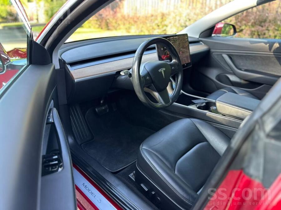Sarkans Tesla Model 3 2019 Rīga, ar dzinēja tilpumu 0.00 L un nobraukumu 105 tūkst. km par 18950 €, foto 10 vietnē AUTOMOTO.COM.LV