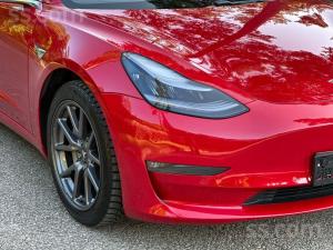 Sarkans Tesla Model 3 2019 Rīga, ar dzinēja tilpumu 0.00 L un nobraukumu 105 tūkst. km par 18950 €, foto 31 vietnē AUTOMOTO.COM.LV