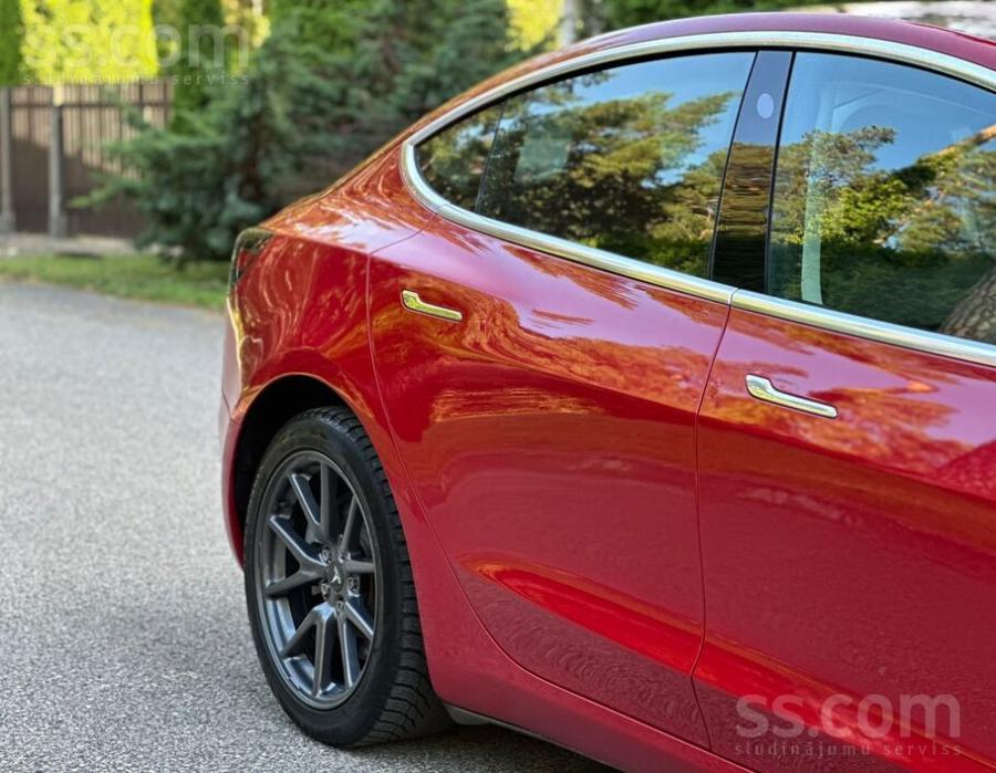 Sarkans Tesla Model 3 2019 Rīga, ar dzinēja tilpumu 0.00 L un nobraukumu 105 tūkst. km par 18950 €, foto 33 vietnē AUTOMOTO.COM.LV
