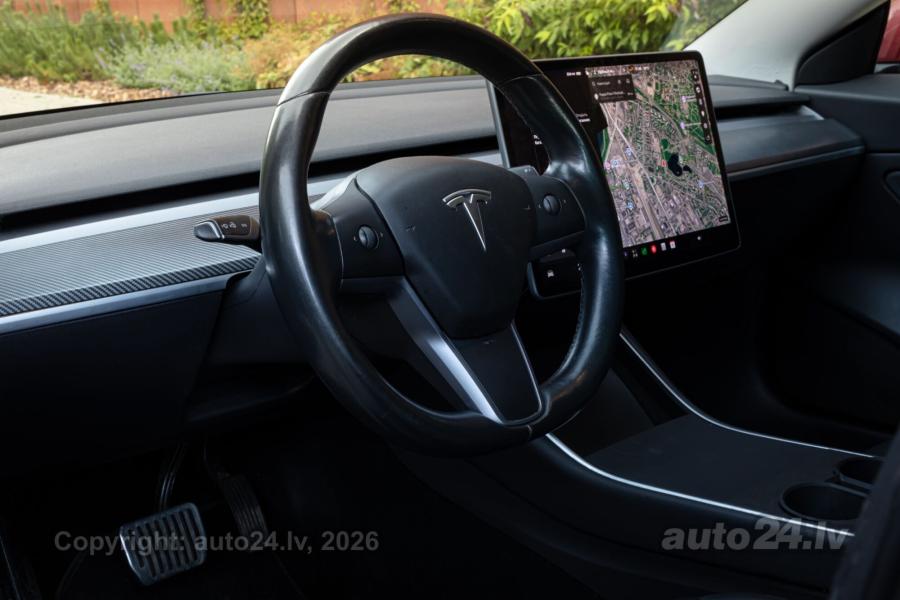 Sarkans Tesla Model 3 2019 Tallina, ar dzinēja tilpumu 0.00 L un nobraukumu 156 tūkst. km par 26500 €, foto 7 vietnē AUTOMOTO.COM.LV