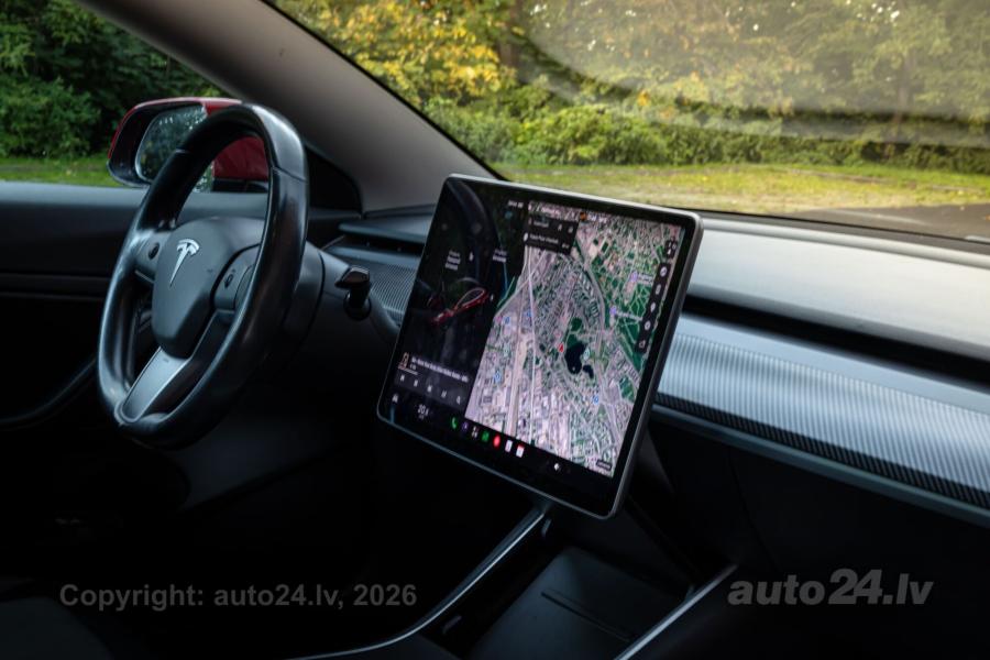 Sarkans Tesla Model 3 2019 Tallina, ar dzinēja tilpumu 0.00 L un nobraukumu 156 tūkst. km par 26500 €, foto 8 vietnē AUTOMOTO.COM.LV