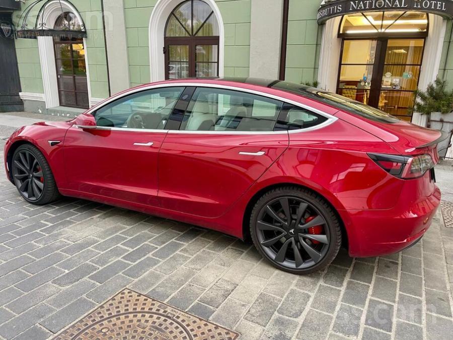 Sarkans Tesla Model 3 2019 Rīga, ar dzinēja tilpumu 0.00 L un nobraukumu 178 tūkst. km par 22900 €, foto 3 vietnē AUTOMOTO.COM.LV