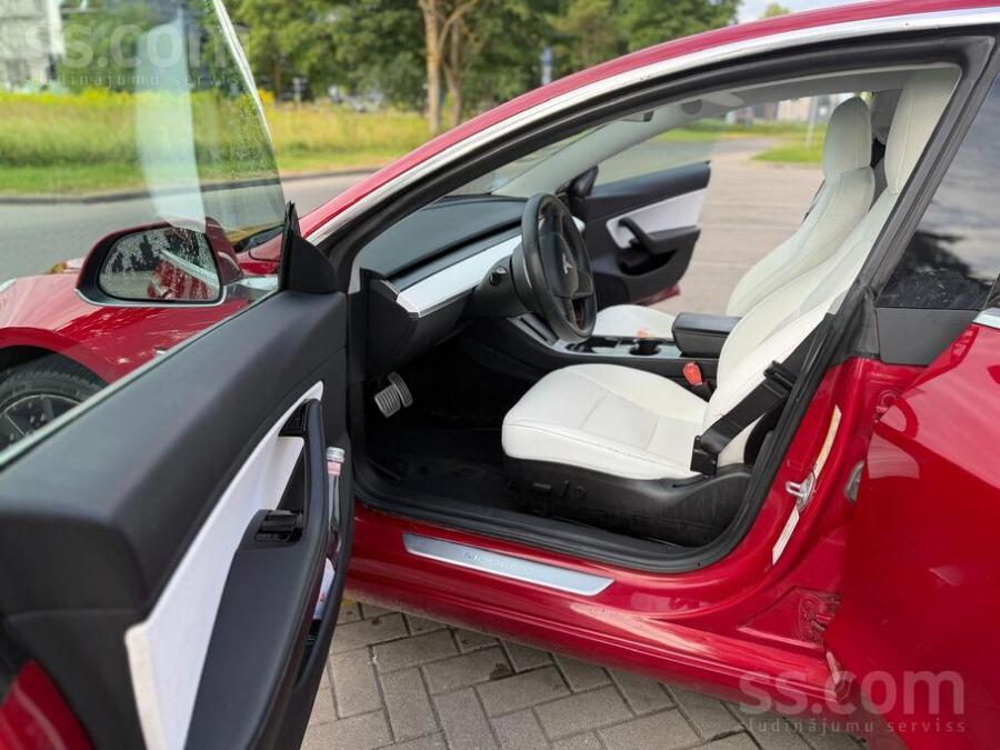 Sarkans Tesla Model 3 2019 Rīga, ar dzinēja tilpumu 0.00 L un nobraukumu 178 tūkst. km par 22900 €, foto 6 vietnē AUTOMOTO.COM.LV