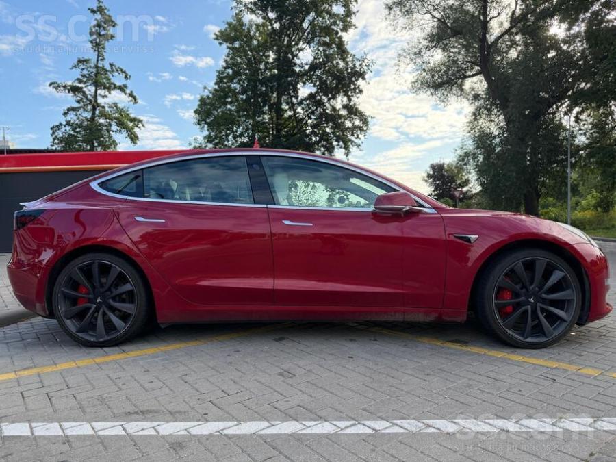 Sarkans Tesla Model 3 2019 Rīga, ar dzinēja tilpumu 0.00 L un nobraukumu 178 tūkst. km par 22900 €, foto 8 vietnē AUTOMOTO.COM.LV