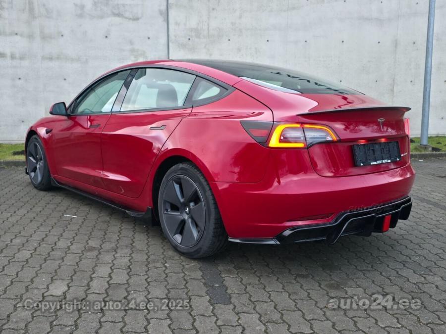 Red Tesla Model 3 2020 in Viljandi, with an engine capacity of 0.00 L and mileage of 90 thousand km for 26800 €, photo 6 on AUTOMOTO.COM.LV