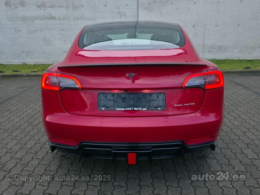 Red Tesla Model 3 2020 in Viljandi, with an engine capacity of 0.00 L and mileage of 90 thousand km for 26800 €, photo 7 on AUTOMOTO.COM.LV