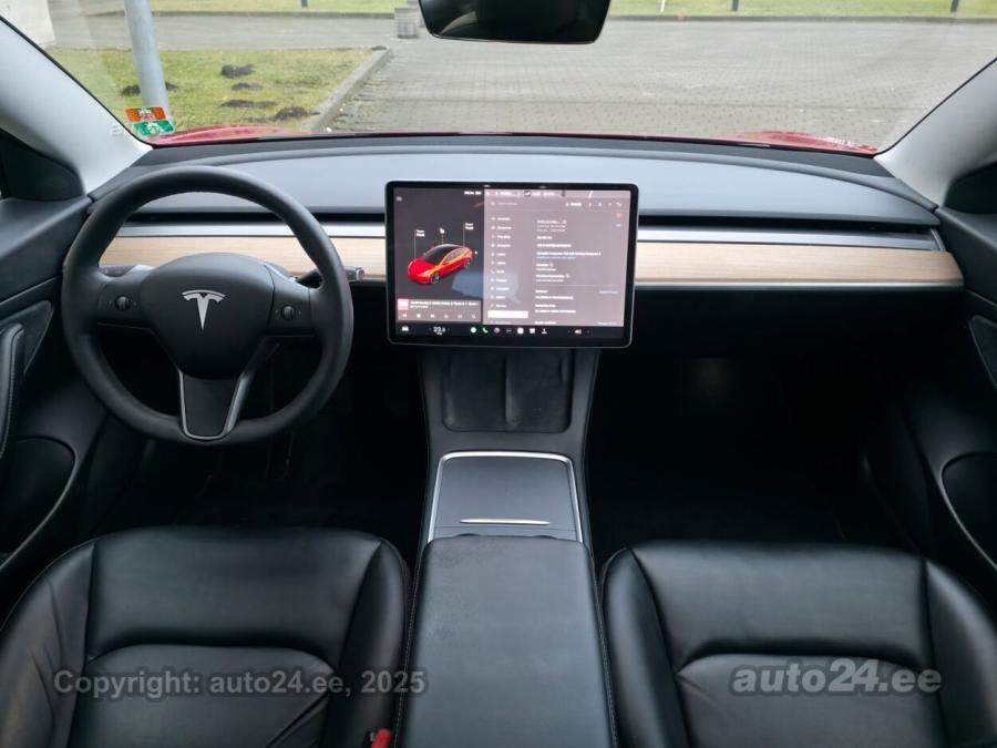 Red Tesla Model 3 2020 in Viljandi, with an engine capacity of 0.00 L and mileage of 90 thousand km for 26800 €, photo 12 on AUTOMOTO.COM.LV