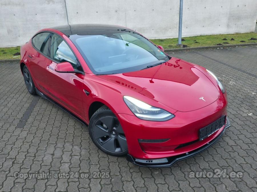 Red Tesla Model 3 2020 in Viljandi, with an engine capacity of 0.00 L and mileage of 90 thousand km for 26800 €, photo 16 on AUTOMOTO.COM.LV