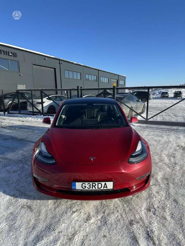 Sarkans Tesla Model 3 2020 Viļņa, ar dzinēja tilpumu 0.00 L un nobraukumu 94 tūkst. km par 20500 €, foto 2 vietnē AUTOMOTO.COM.LV