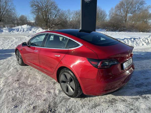 Sarkans Tesla Model 3 2020 Viļņa, ar dzinēja tilpumu 0.00 L un nobraukumu 94 tūkst. km par 20500 €, foto 6 vietnē AUTOMOTO.COM.LV