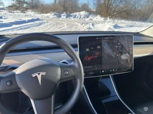 Sarkans Tesla Model 3 2020 Viļņa, ar dzinēja tilpumu 0.00 L un nobraukumu 94 tūkst. km par 20500 €, foto 9 vietnē AUTOMOTO.COM.LV