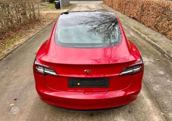 Red Tesla Model 3 2020 in Vilnius, with an engine capacity of 0.00 L and mileage of 190 thousand km for 16750 €, photo 7 on AUTOMOTO.COM.LV