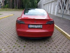 Red Tesla Model 3 2020 in Vilnius, with an engine capacity of 0.00 L and mileage of 195 thousand km for 16800 €, photo 6 on AUTOMOTO.COM.LV