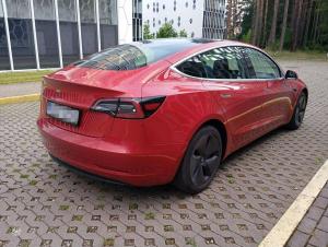 Red Tesla Model 3 2020 in Vilnius, with an engine capacity of 0.00 L and mileage of 195 thousand km for 16800 €, photo 7 on AUTOMOTO.COM.LV