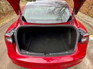Red Tesla Model 3 2020 in Vilnius, with an engine capacity of 0.00 L and mileage of 195 thousand km for 16800 €, photo 16 on AUTOMOTO.COM.LV