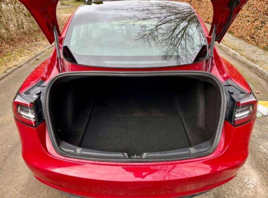 Red Tesla Model 3 2020 in Vilnius, with an engine capacity of 0.00 L and mileage of 195 thousand km for 16800 €, photo 16 on AUTOMOTO.COM.LV