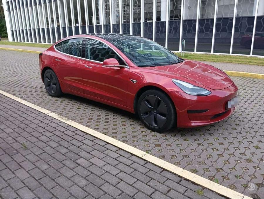 Red Tesla Model 3 2020 in Vilnius, with an engine capacity of 0.00 L and mileage of 195 thousand km for 16800 €, photo 21 on AUTOMOTO.COM.LV