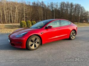 Sarkans Tesla Model 3 2021 Tallina, ar dzinēja tilpumu 0.00 L un nobraukumu 73 tūkst. km par 32000 €, foto  vietnē AUTOMOTO.COM.LV