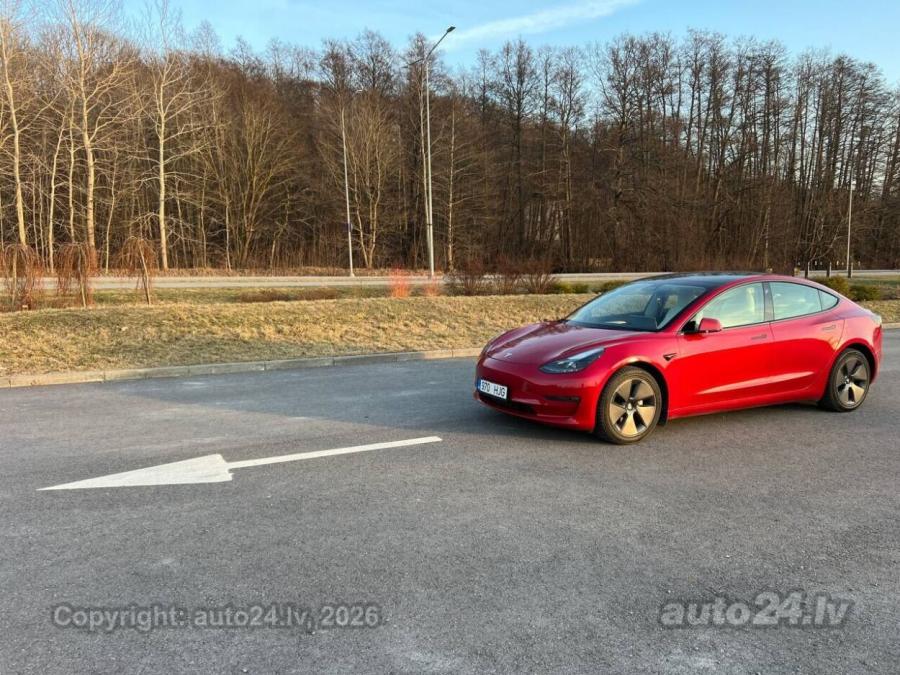 Sarkans Tesla Model 3 2021 Tallina, ar dzinēja tilpumu 0.00 L un nobraukumu 73 tūkst. km par 32000 €, foto 2 vietnē AUTOMOTO.COM.LV