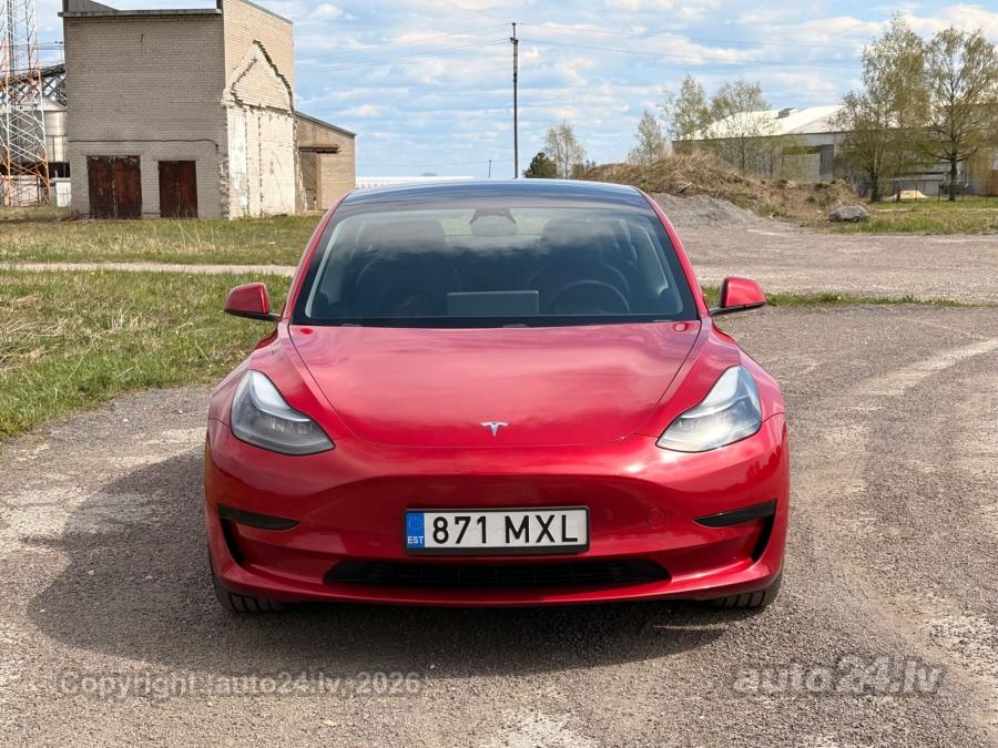 Красный Тесла Модель 3 2021 в Таллин, объемом двигателя 0.00 л и пробегом 111 тыс. км за 24400 €, фото 3 на AUTOMOTO.COM.LV