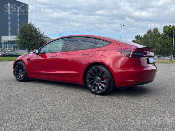 Sarkans Tesla Model 3 2021 Rīga, ar dzinēja tilpumu 0.00 L un nobraukumu 74 tūkst. km par 28200 €, foto 4 vietnē AUTOMOTO.COM.LV