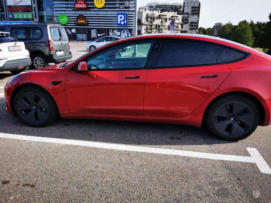 Sarkans Tesla Model 3 2021 Viļņa, ar dzinēja tilpumu 0.00 L un nobraukumu 80 tūkst. km par 20300 €, foto 4 vietnē AUTOMOTO.COM.LV