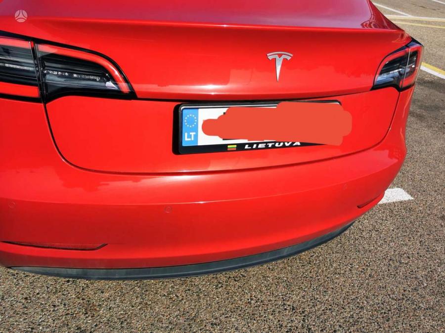 Sarkans Tesla Model 3 2021 Viļņa, ar dzinēja tilpumu 0.00 L un nobraukumu 80 tūkst. km par 20300 €, foto 5 vietnē AUTOMOTO.COM.LV