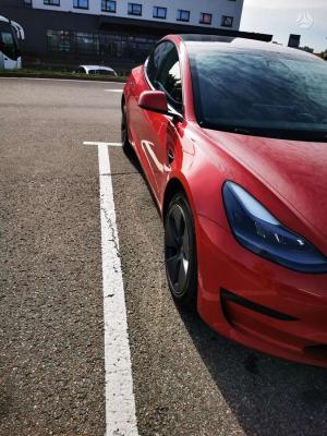 Sarkans Tesla Model 3 2021 Viļņa, ar dzinēja tilpumu 0.00 L un nobraukumu 80 tūkst. km par 20300 €, foto 6 vietnē AUTOMOTO.COM.LV