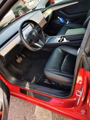 Sarkans Tesla Model 3 2021 Viļņa, ar dzinēja tilpumu 0.00 L un nobraukumu 80 tūkst. km par 20300 €, foto 13 vietnē AUTOMOTO.COM.LV