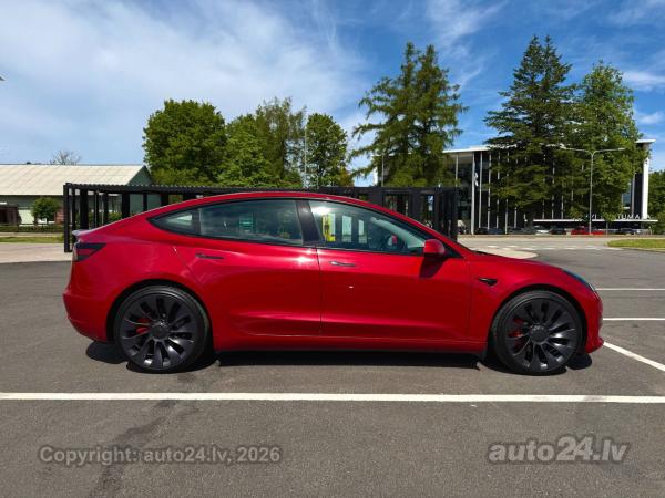 Sarkans Tesla Model 3 2022 Tallina, ar dzinēja tilpumu 0.00 L un nobraukumu 96 tūkst. km par 31900 €, foto 3 vietnē AUTOMOTO.COM.LV