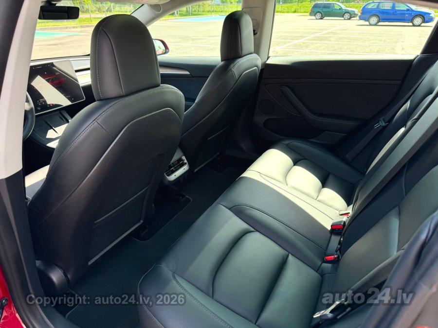 Sarkans Tesla Model 3 2022 Tallina, ar dzinēja tilpumu 0.00 L un nobraukumu 96 tūkst. km par 31900 €, foto 12 vietnē AUTOMOTO.COM.LV