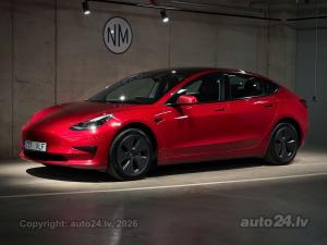 Sarkans Tesla Model 3 2022 Tallina, ar dzinēja tilpumu 0.00 L un nobraukumu 148 tūkst. km par 19990 €, foto  vietnē AUTOMOTO.COM.LV
