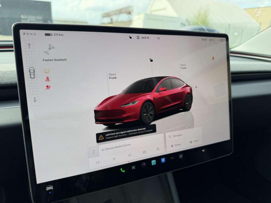 Red Tesla Model 3 2024 in Siauliai, with an engine capacity of 0.00 L and mileage of 33 thousand km for 18400 €, photo 12 on AUTOMOTO.COM.LV